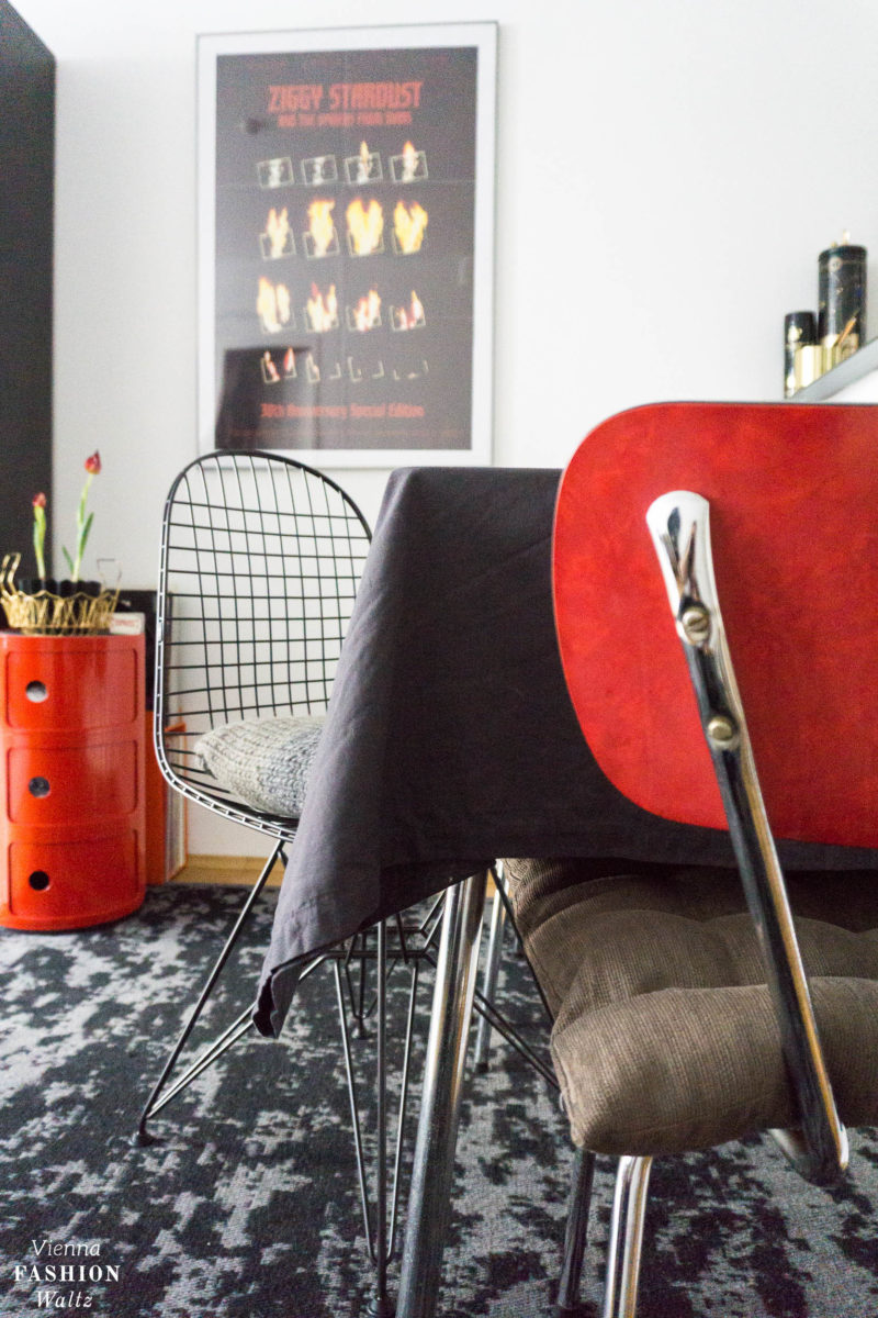 Eames Designklassiker fürs rote Vintage Esszimmer | Wohnideen